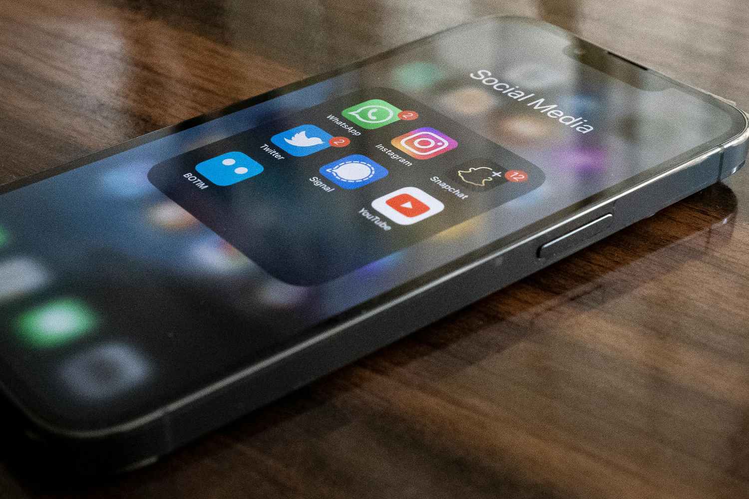 Smartphonemeldingen vertragen de hersenen: het experiment dat laat zien ...